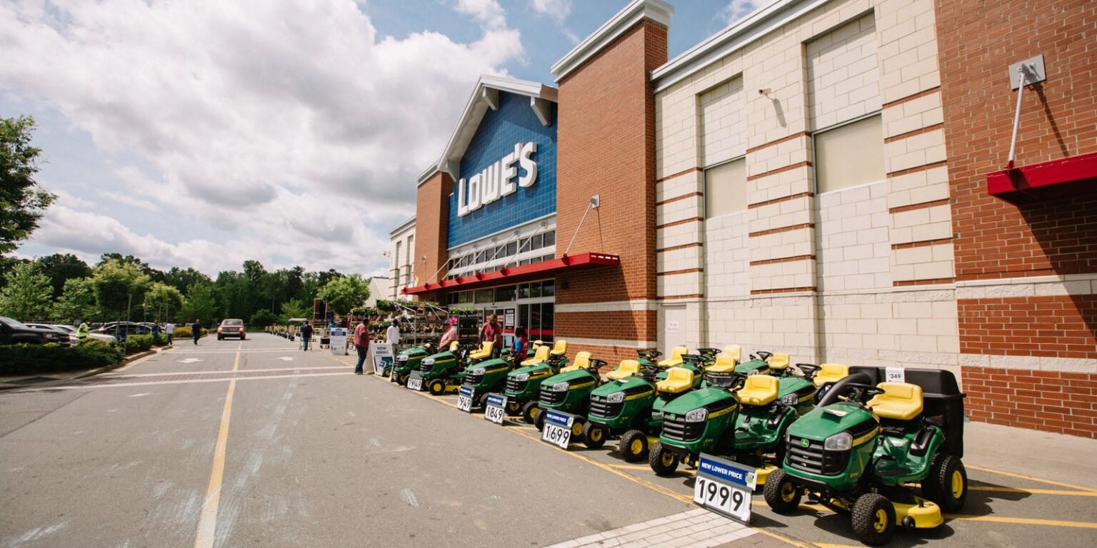 Lowe’s Expands Contractor Business as Pro Sales, Online Demand Lift ...