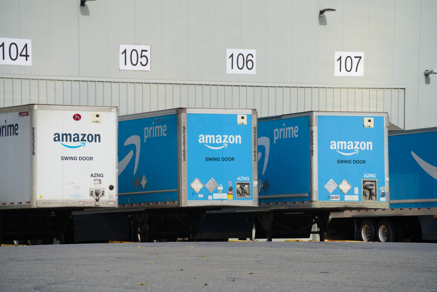 Amazon Opens Less-Than-Truckload Network to All Shippers, Expanding ...